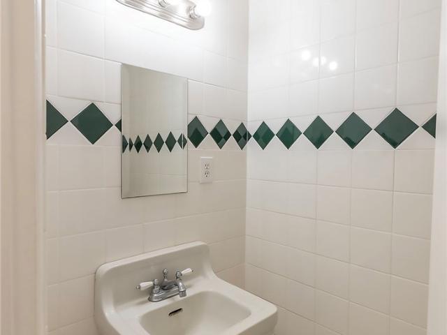 2424 Torrance Boulevard A1