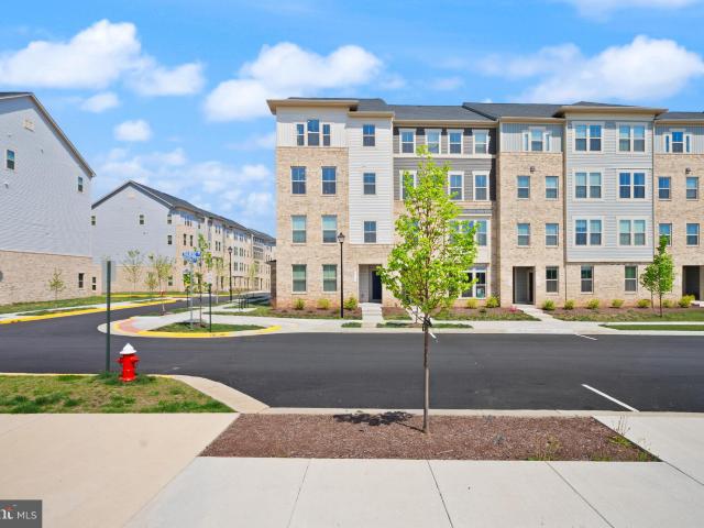 24252 Thurso Sq, Sterling, VA 20166 | MLS #VALO2120 | Compass
