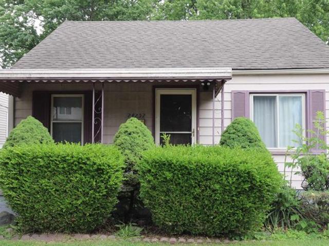 24252 Tuscany St, Eastpointe, MI 48021