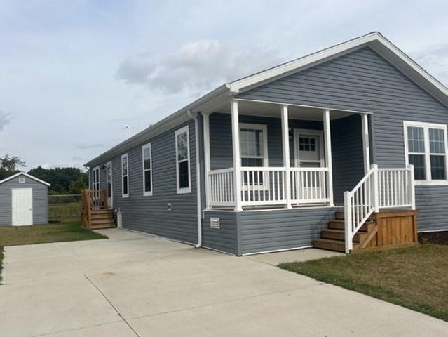 24257 Redwood Dr, Chelsea, MI 48118