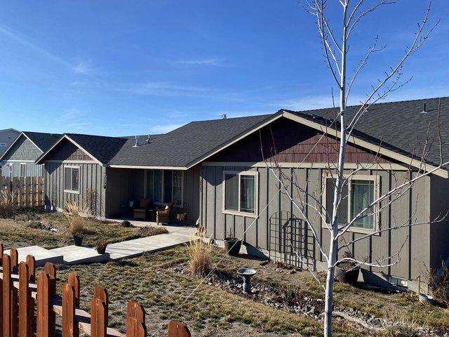 2425 NW 7th St, Redmond, OR 97756