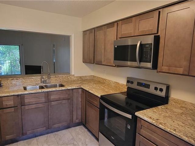 2425 Oxford Place # 143
