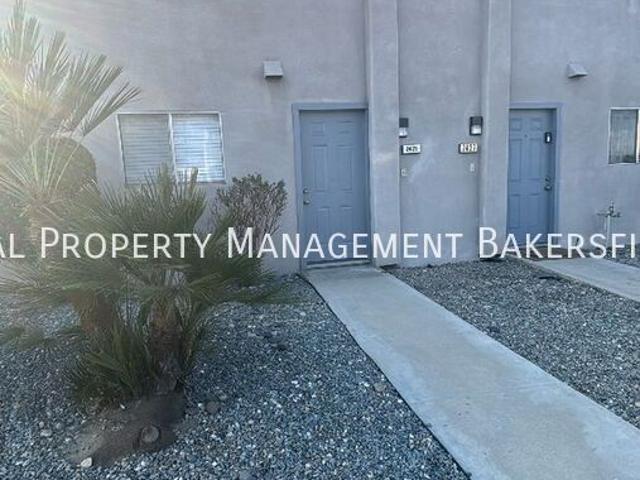 2425 Olive St Move In Special! 1st month Rent Free!