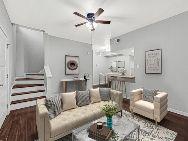 2425 Augusta Dr Apt 29, Houston, TX 77057