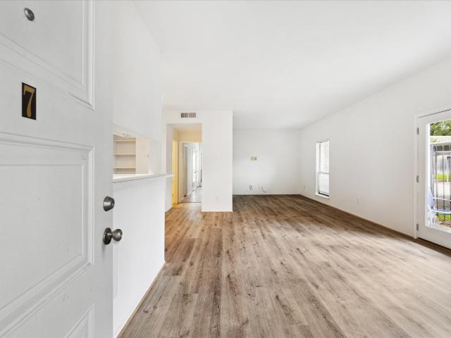 2425 Augusta Dr, Unit 7, Houston, TX 77057 | MLS #15066