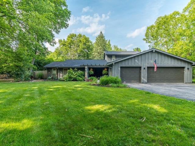 2425 Blackoak Dr, Troy, OH 45373