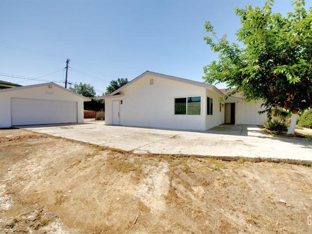 2425 Castle Drive