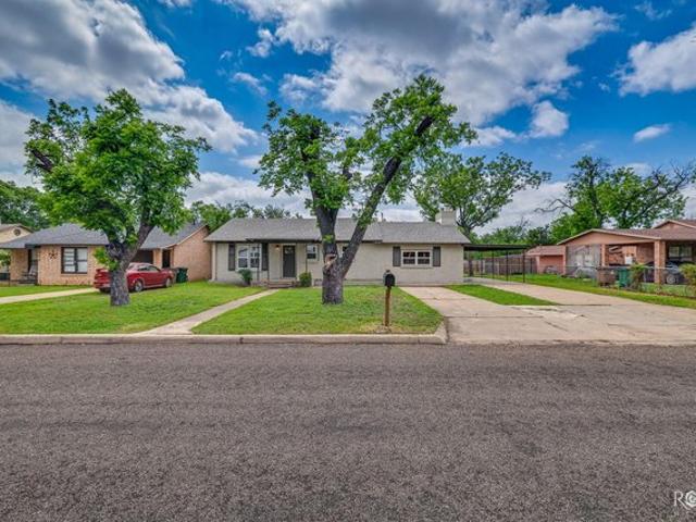 2425 Chestnut St, San Angelo, TX 76901