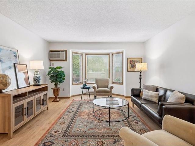 2425 E Franklin Ave Apt 209, Minneapolis, MN 55406