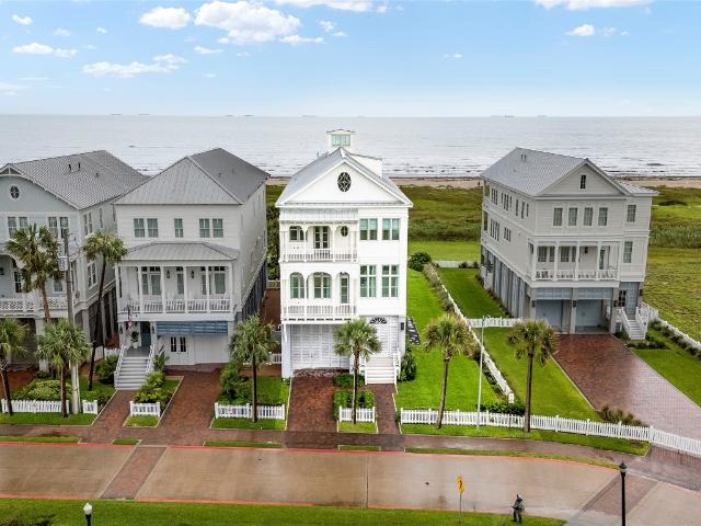 2425 E Seaside Dr, Galveston, TX 77550 | MLS #88820