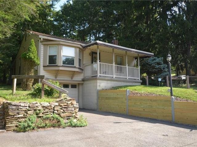 2425 Hampton Ave, Allison Park, PA 15101