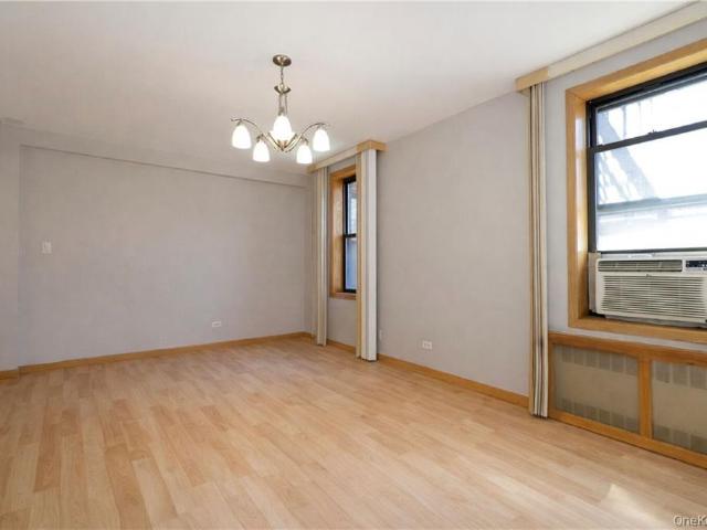 2425 Haring Street 2H