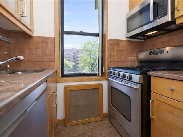 2425 Haring Street, Unit 2H