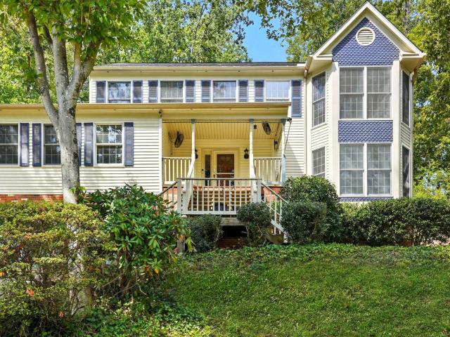 2425 Harpoon Dr, Stafford, VA 22554 | MLS #VAST2046 | Compass