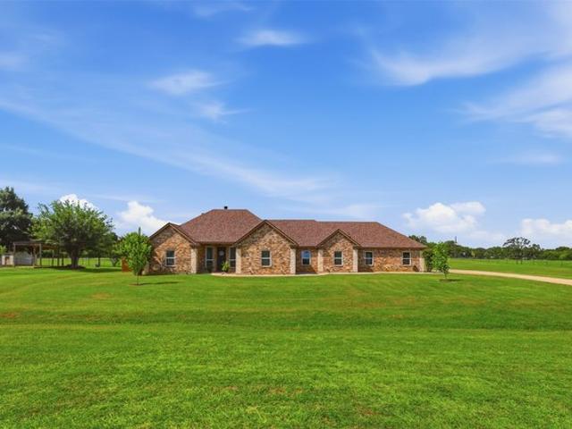 2425 Pecan Springs Rd, Cleburne, TX 76031