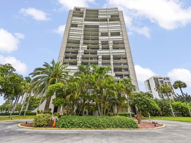 2425 Presidential Way Apt 1006, West Palm Beach, FL 33401