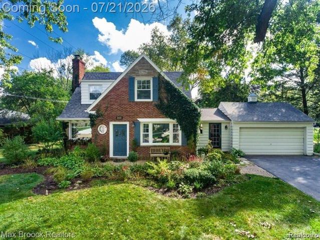 2425 Rutherford Rd, Bloomfield Hills, MI 48302