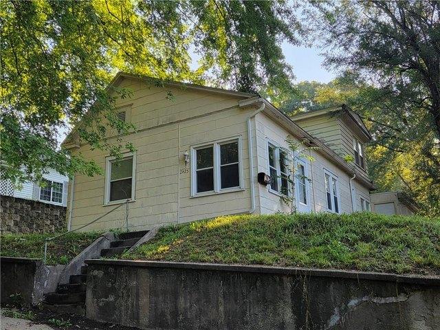 2425 S 15th St, Saint Joseph, MO 64503