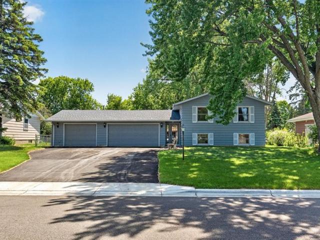 2425 80th Ave N, Brooklyn Park, MN 55444