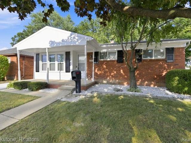 24264 Wilmot Ave, Eastpointe, MI 48021