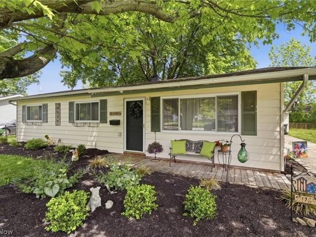 24264 Fairlawn Dr, North Olmsted, OH 44070