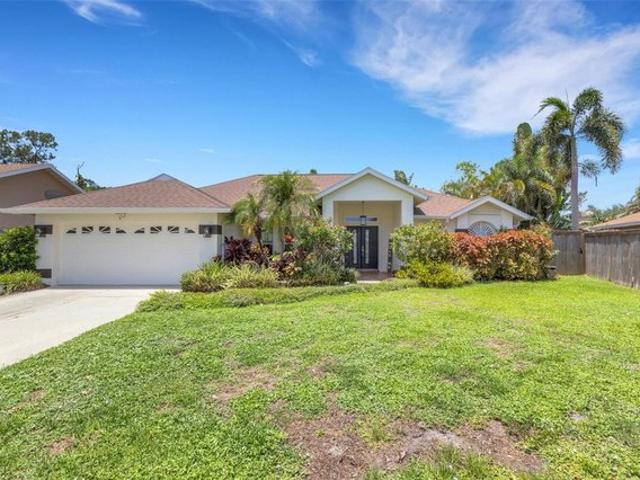 2426 Icecapade Dr, Sarasota, FL 34240