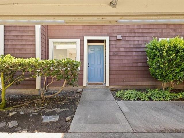 2426 Lakeview Dr, Santa Rosa, CA 95405