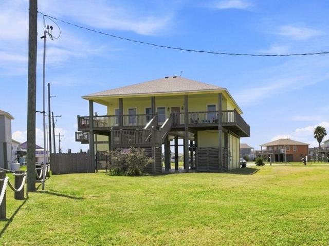 2426 Sand Bar Ln, Crystal Beach, TX 77650