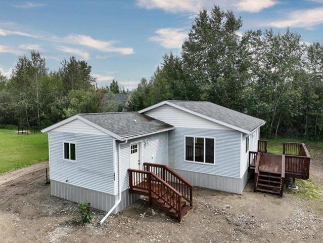 2426 Tanana Dr, North Pole, AK 99705