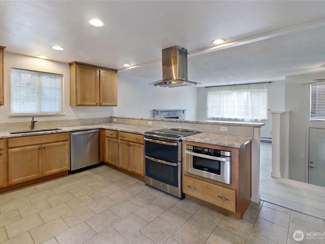 2426 th Street Ct E