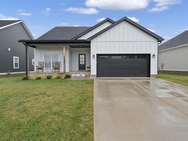 2426 Topeka Ln, Bowling Green, KY 42103