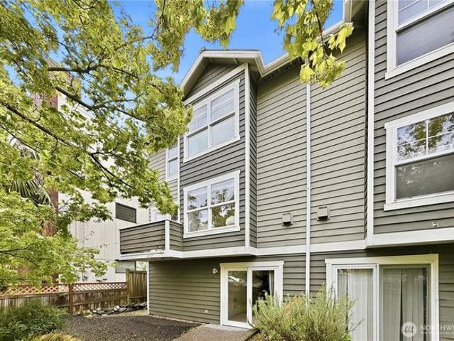 2427 NW 57th St Unit B, Seattle, WA 98107