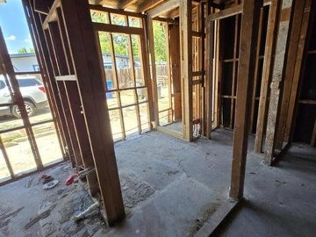 2427 Clara Ln, San Antonio, TX 78213