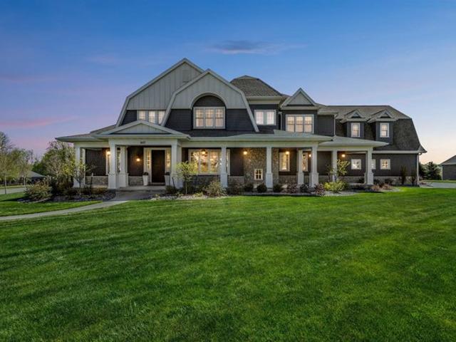 2427 E Highpond Xing, Appleton, WI 54913