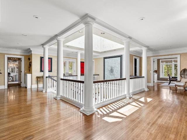 2427 E Lake Of The Isles Parkway