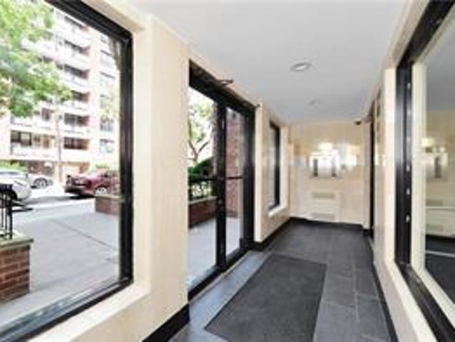 2427 East 29th Street, Unit 4D | Compass