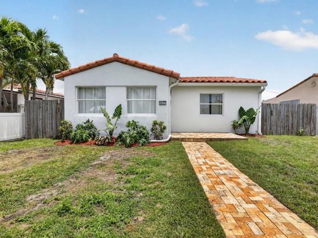 2427 Harding St, Hollywood, FL 33020