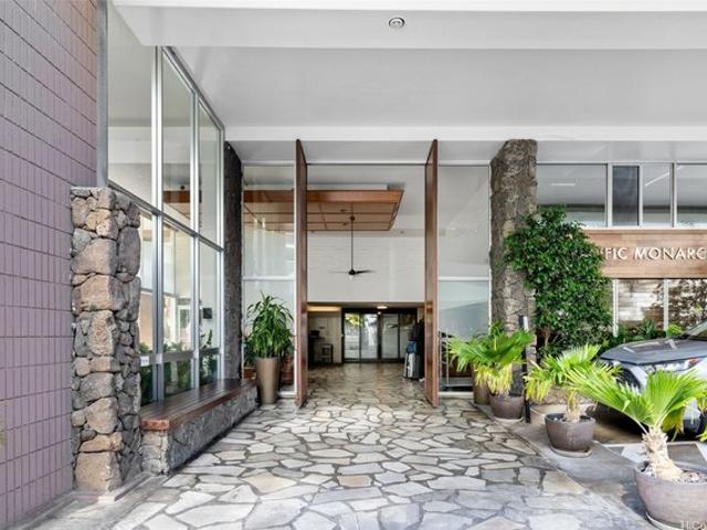 2427 Kuhio Ave Unit 1108, Honolulu, HI 96815
