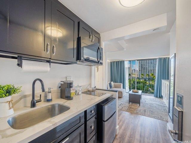 2427 Kuhio Ave Unit 804, Honolulu, HI 96815
