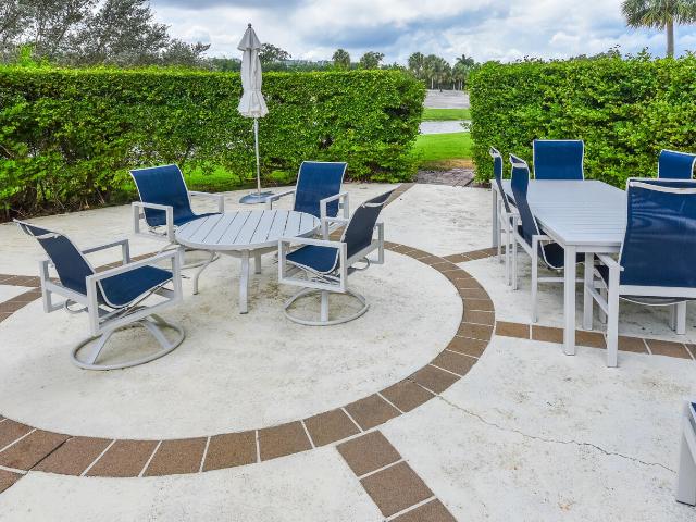 2427 Presidential Way, Unit 204, West Palm Beach, FL 33401 | MLS #R11151