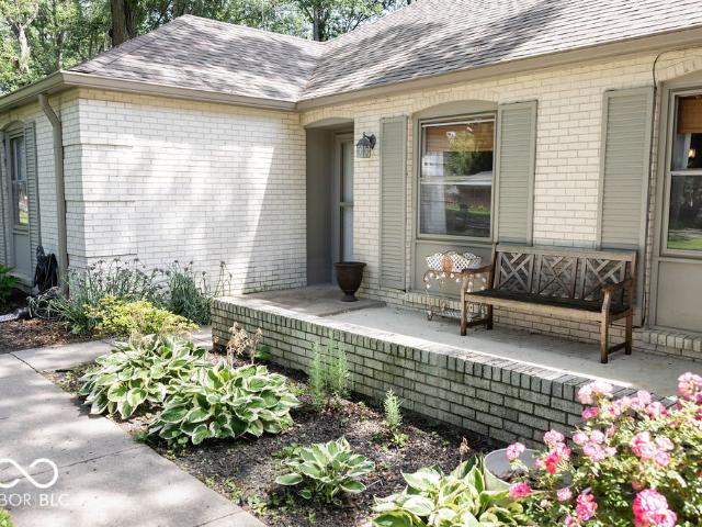 2427 Shady Lane