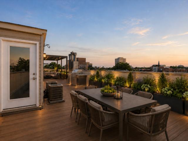 2427 W Augusta Boulevard # 3