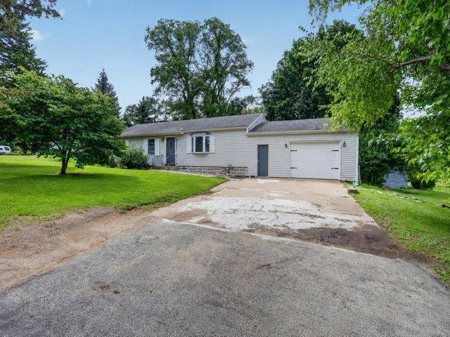 2427 Windsor Rd, Loves Park, IL 61111