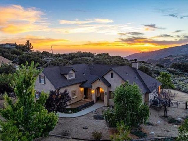 24281 Jacaranda Dr, Tehachapi, CA 93561