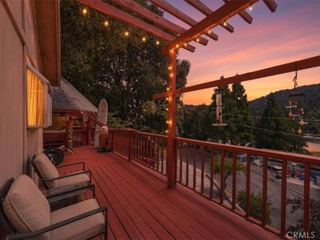 24288 Zurich Dr, Crestline, CA 92325