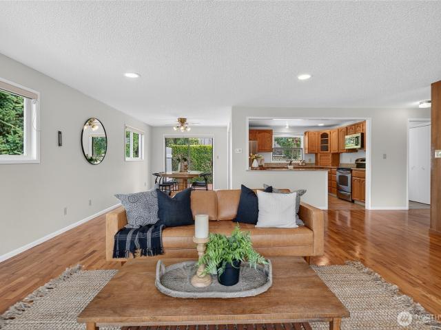 2428 Crestline Drive