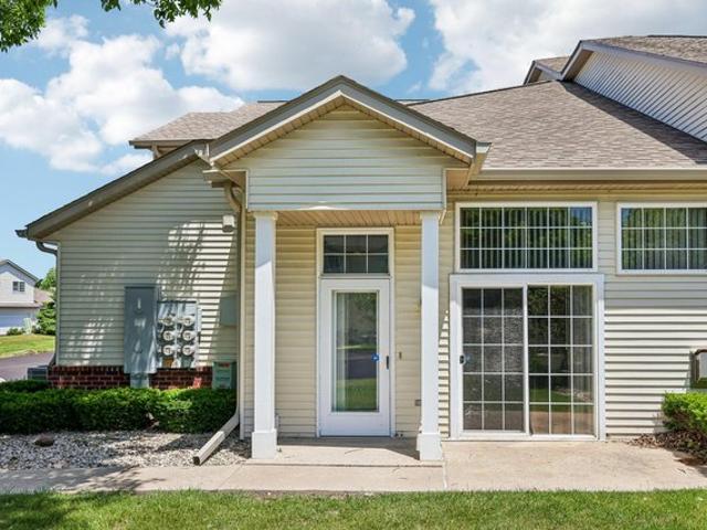 2428 Fox River Pkwy Unit L, Waukesha, WI 53189