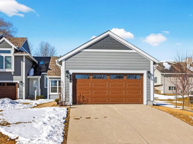 2428 81st Cir, Urbandale, IA 50322