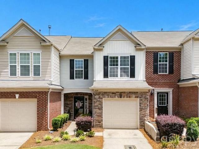 2429 Diplomat Ln, Charlotte, NC 28210