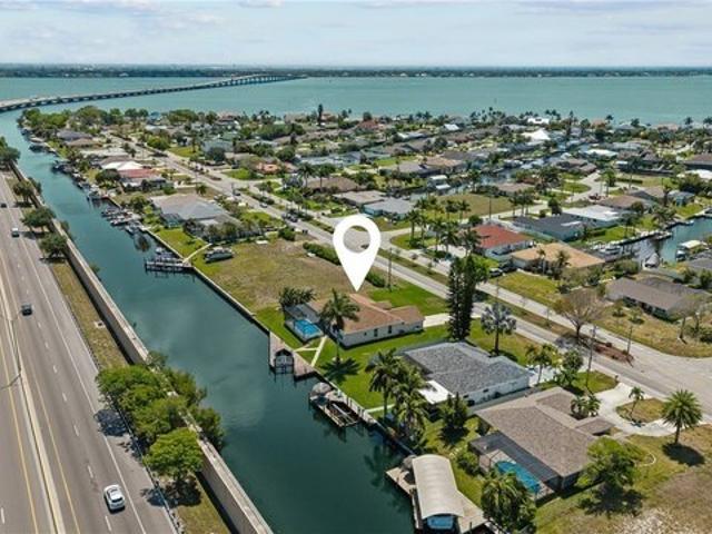 2429 Everest Pkwy, Cape Coral, FL 33904